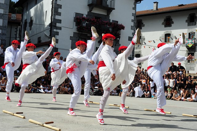 EZPATA DANTZA DE LEITZA | Atlas de las danzas de Navarra